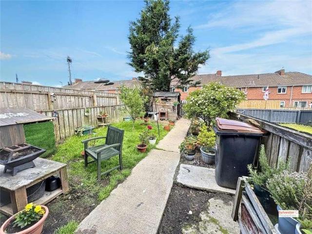 2 bed house for sale