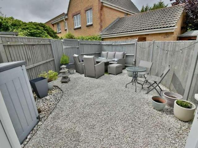 2 bed house for sale