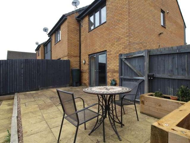 2 bed house for sale