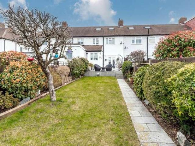 2 bed house for sale