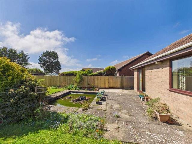 2 bed house for sale