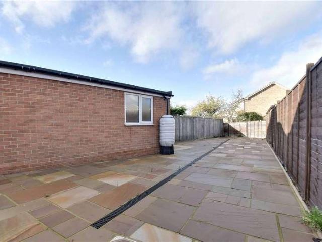 2 bed house for sale