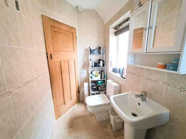 2 bed house for sale