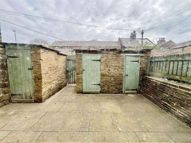 2 bed house for sale