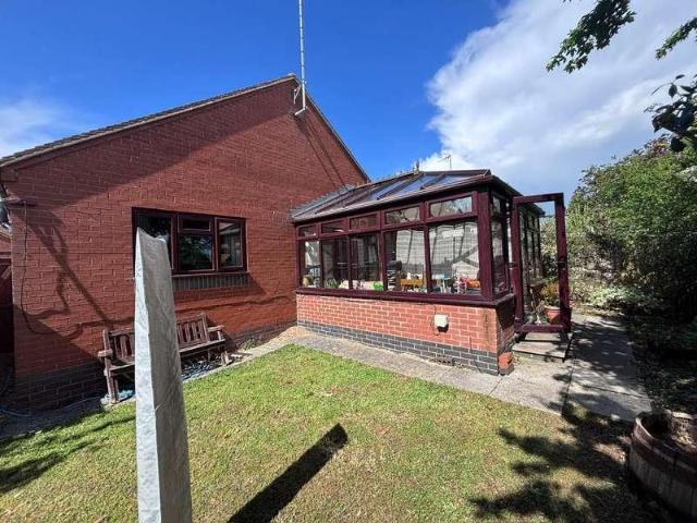 2 bed house for sale