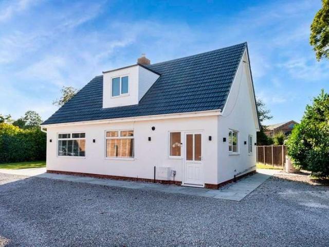 2 bed house for sale