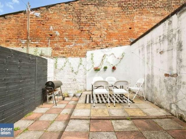 2 bed house for sale