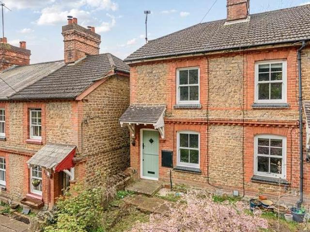2 bed house for sale