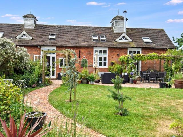 2 bed house for sale