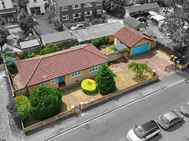 2 bed house for sale