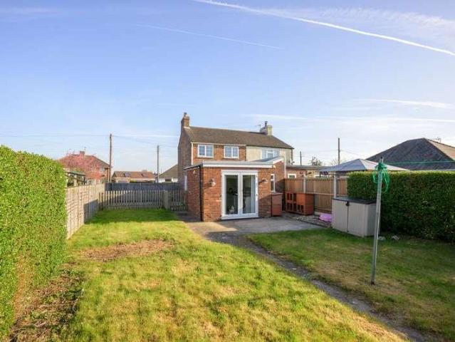 2 bed house for sale