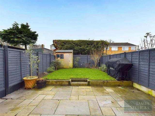 2 bed house for sale