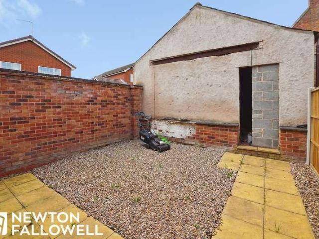 2 bed house for sale