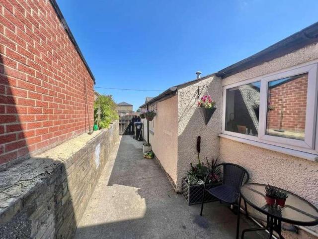 2 bed house for sale