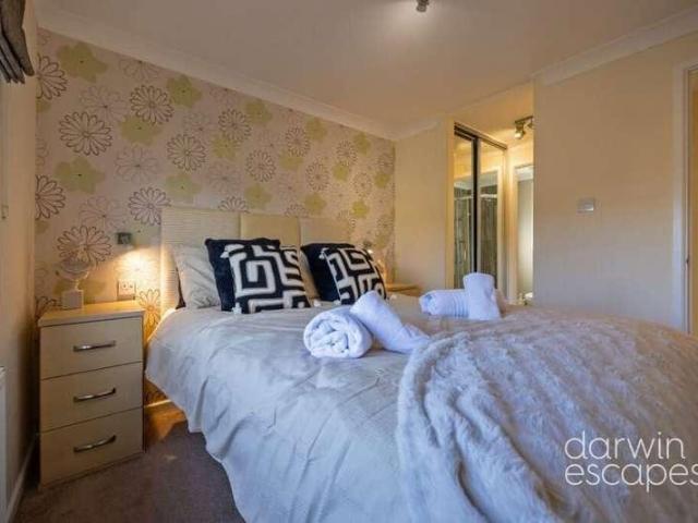 2 bed house for sale