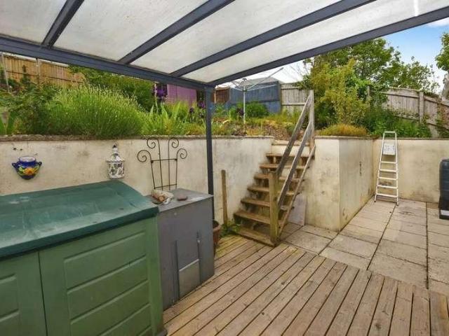 2 bed house for sale