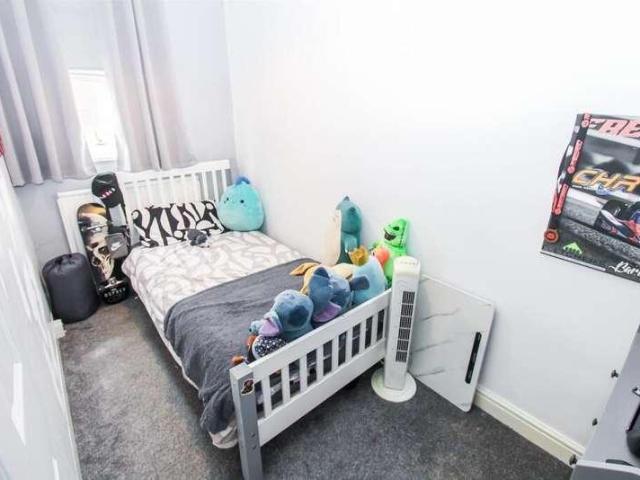 2 bed house for sale