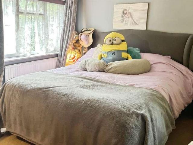2 bed house for sale