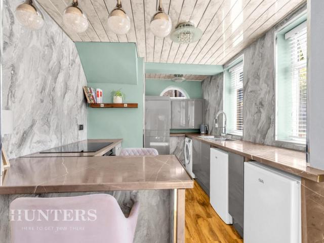 2 bed house for sale