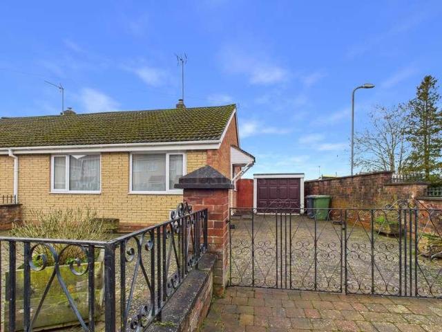 2 bed house for sale