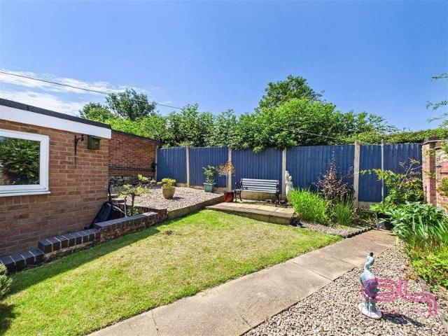 2 bed house for sale