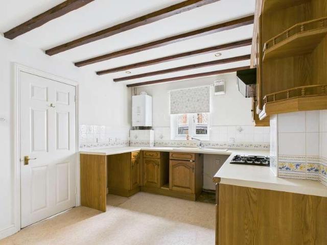 2 bed house for sale