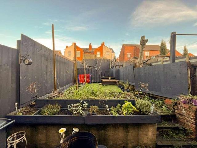 2 bed house for sale