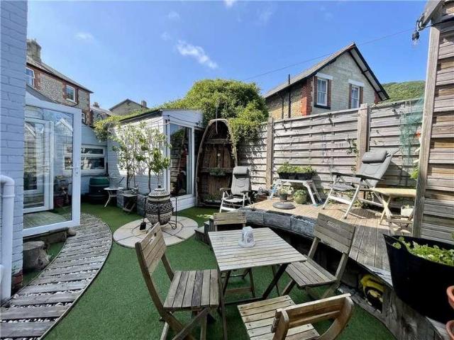 2 bed house for sale