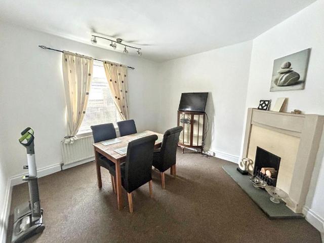 2 bed house for sale