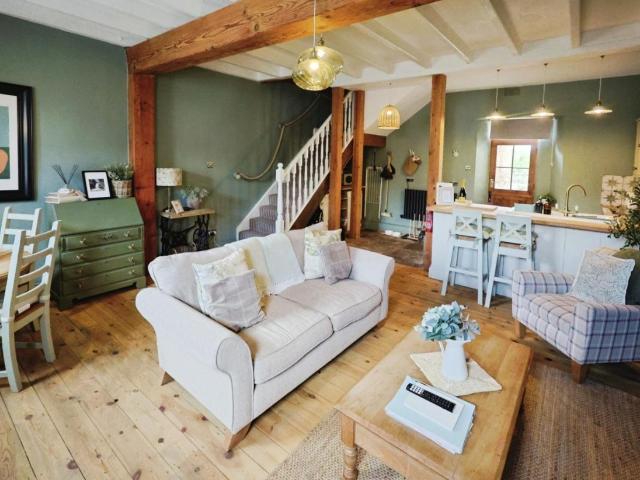 2 bed house for sale