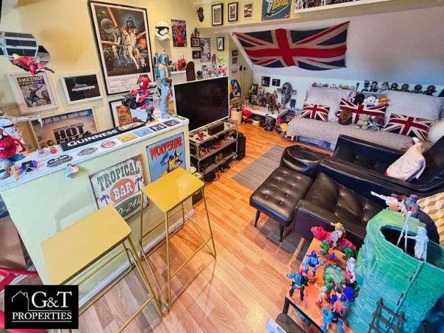 2 bed house for sale
