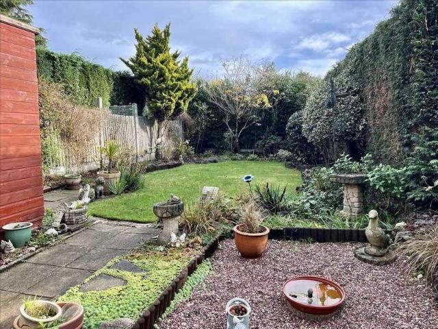 2 bed house for sale