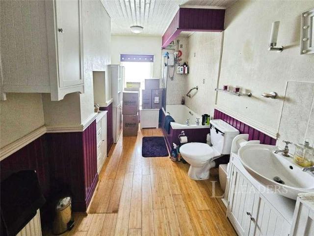2 bed house for sale
