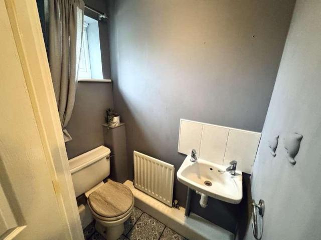 2 bed house for sale