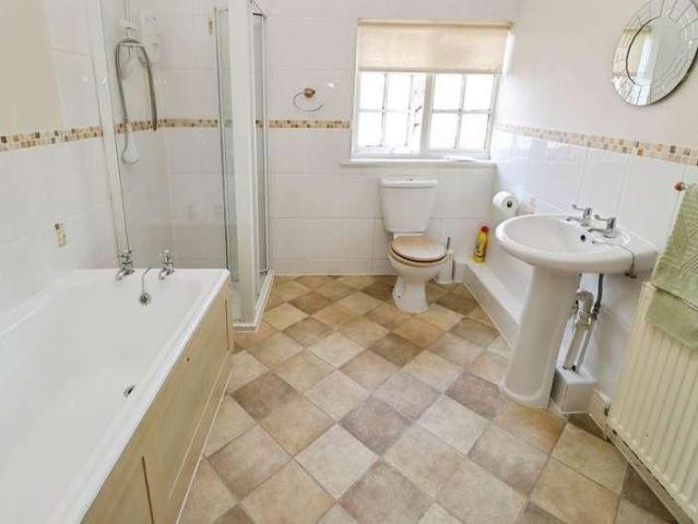 2 bed house for sale