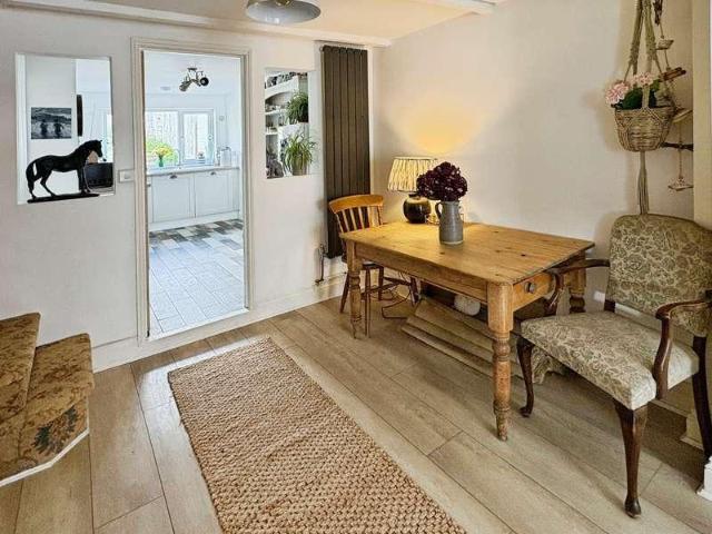 2 bed house for sale