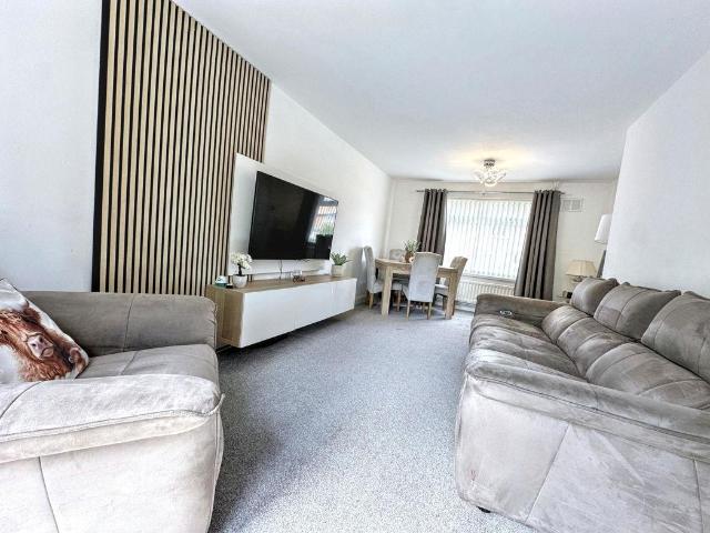 2 bed house for sale