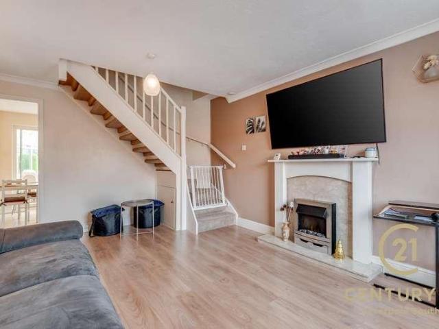 2 bed house for sale