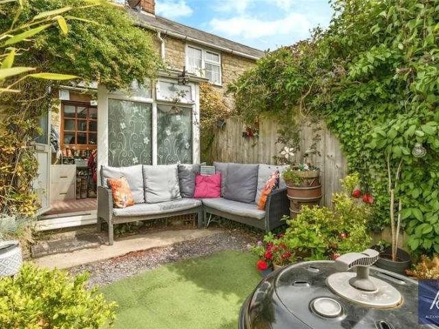 2 bed house for sale