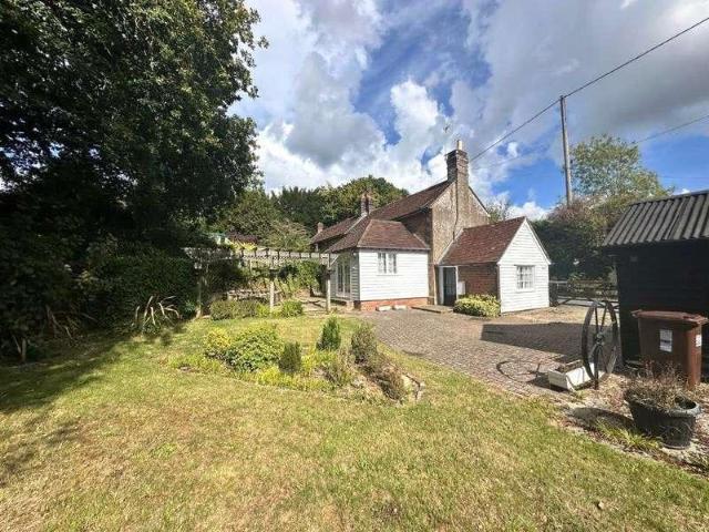 2 bed house for sale