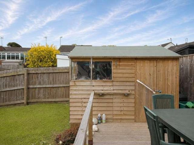 2 bed house for sale