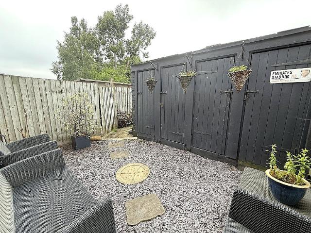 2 bed house for sale