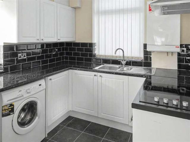 2 bed house for sale