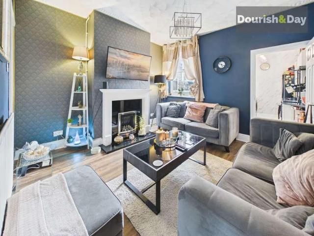 2 bed house for sale