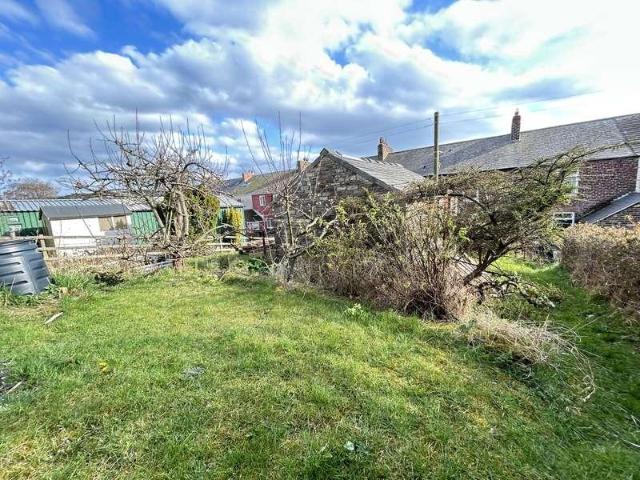 2 bed house for sale