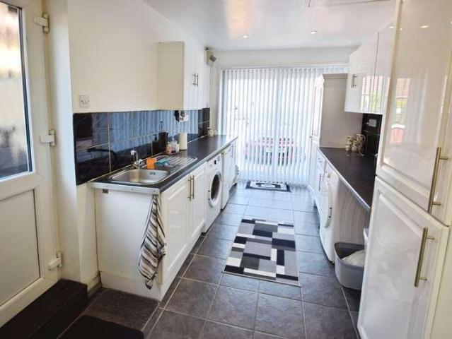 2 bed house for sale