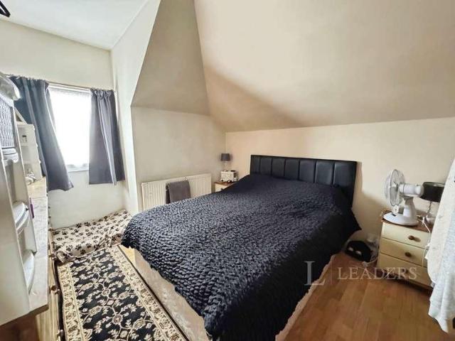 2 bed house for sale