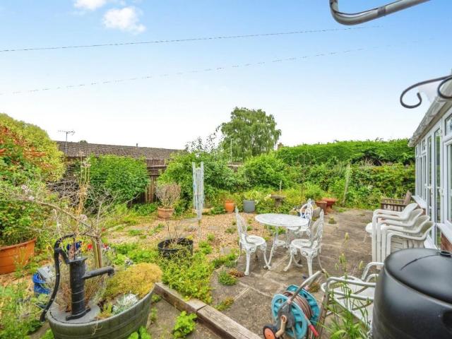 2 bed house for sale