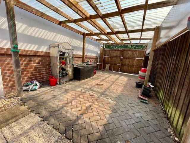 2 bed house for sale