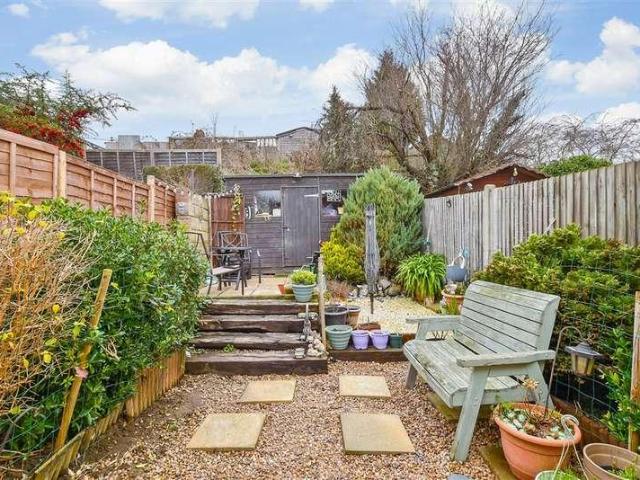 2 bed house for sale
